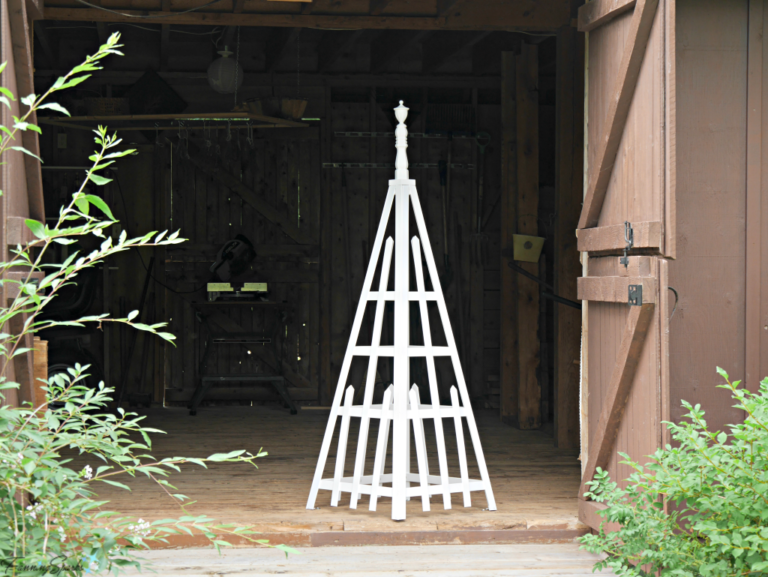 DIY Pyramid Trellis Tutorial – FanningSparks