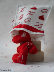Valentine’s Juggling Hearts – DIY Tutorial – FanningSparks